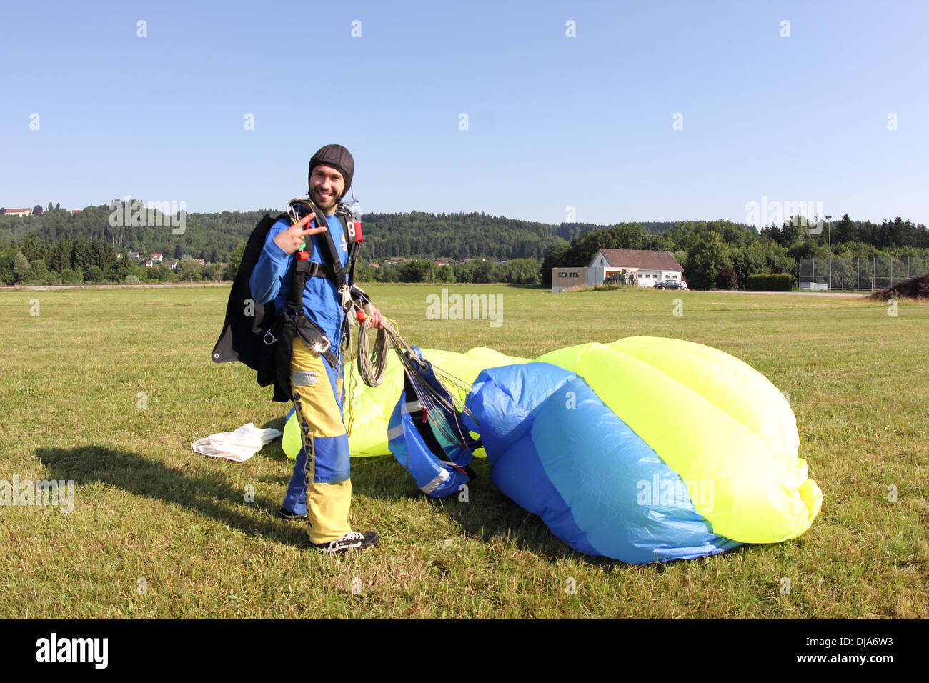 Parachute opened hi-res stock photography and images - Alamy