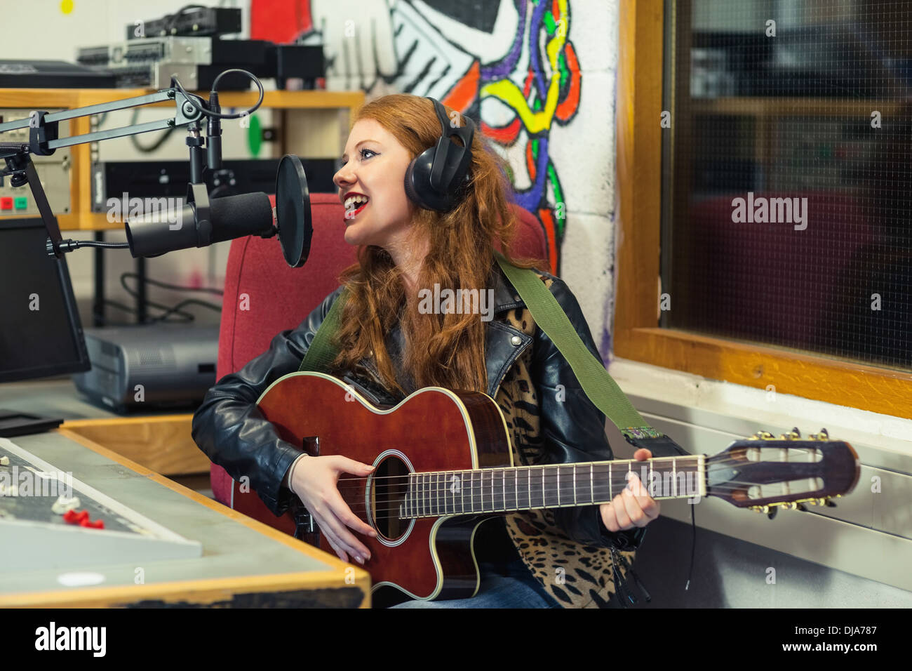 Beautiful singer hi-res stock photography and images - Alamy