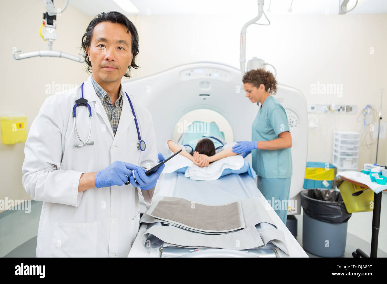 Healthcare technology medical scan hi-res stock photography and images ...