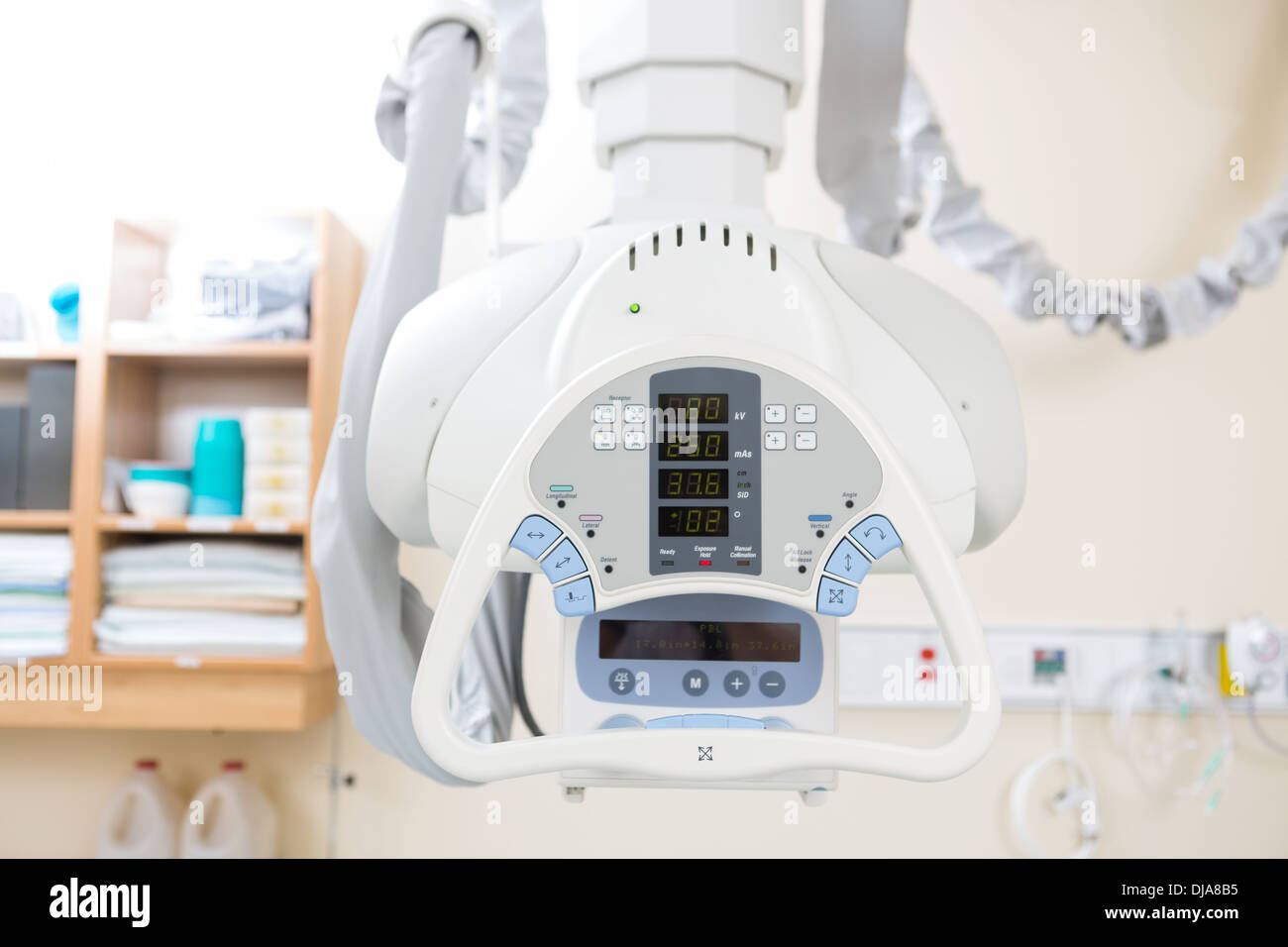 Xray machine hi-res stock photography and images - Alamy
