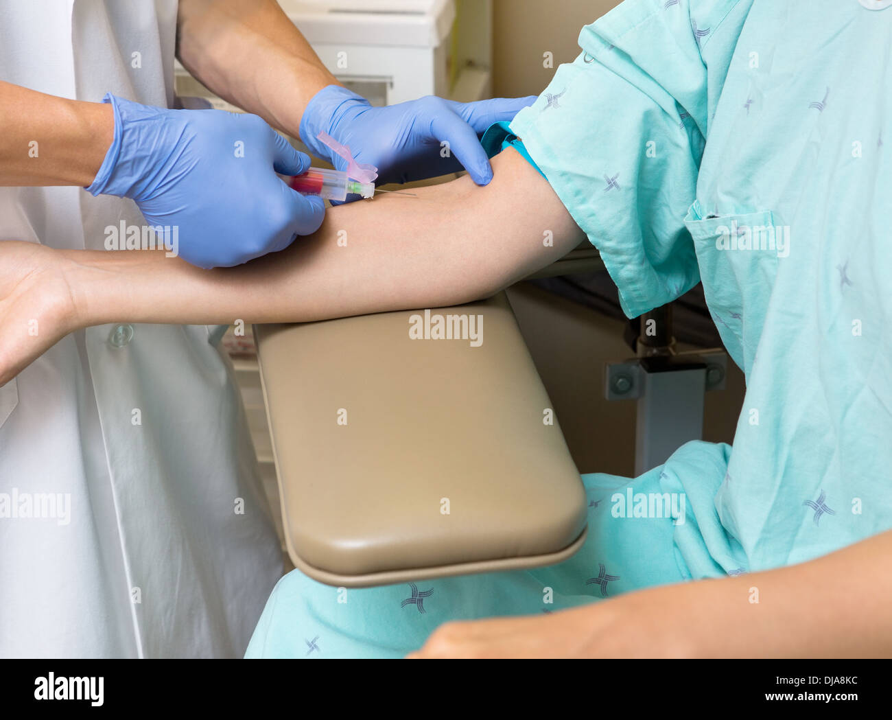 Female patient hospital blood sample hi-res stock photography and ...