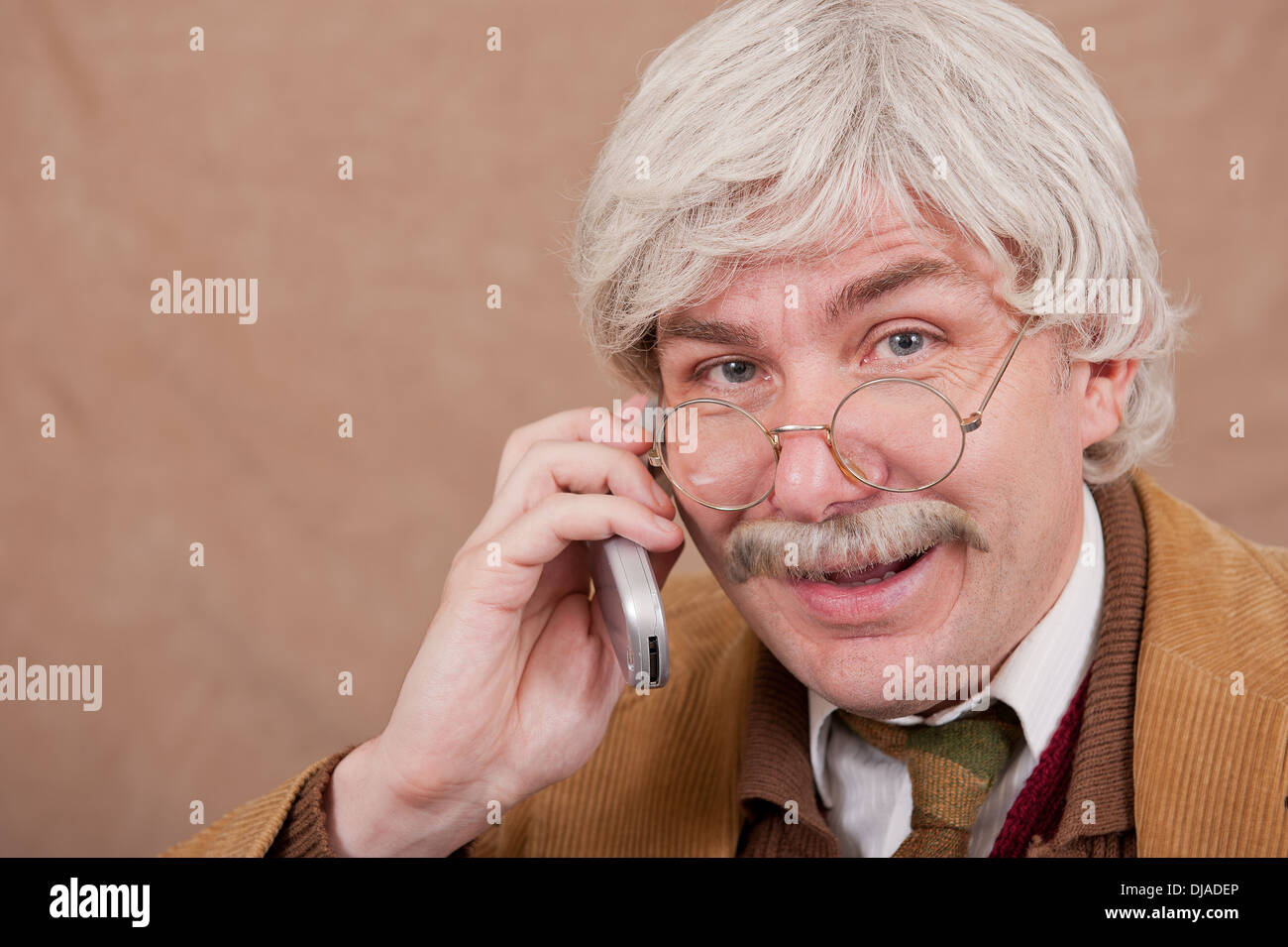 An old man talking on the telephone hi-res stock photography and images ...