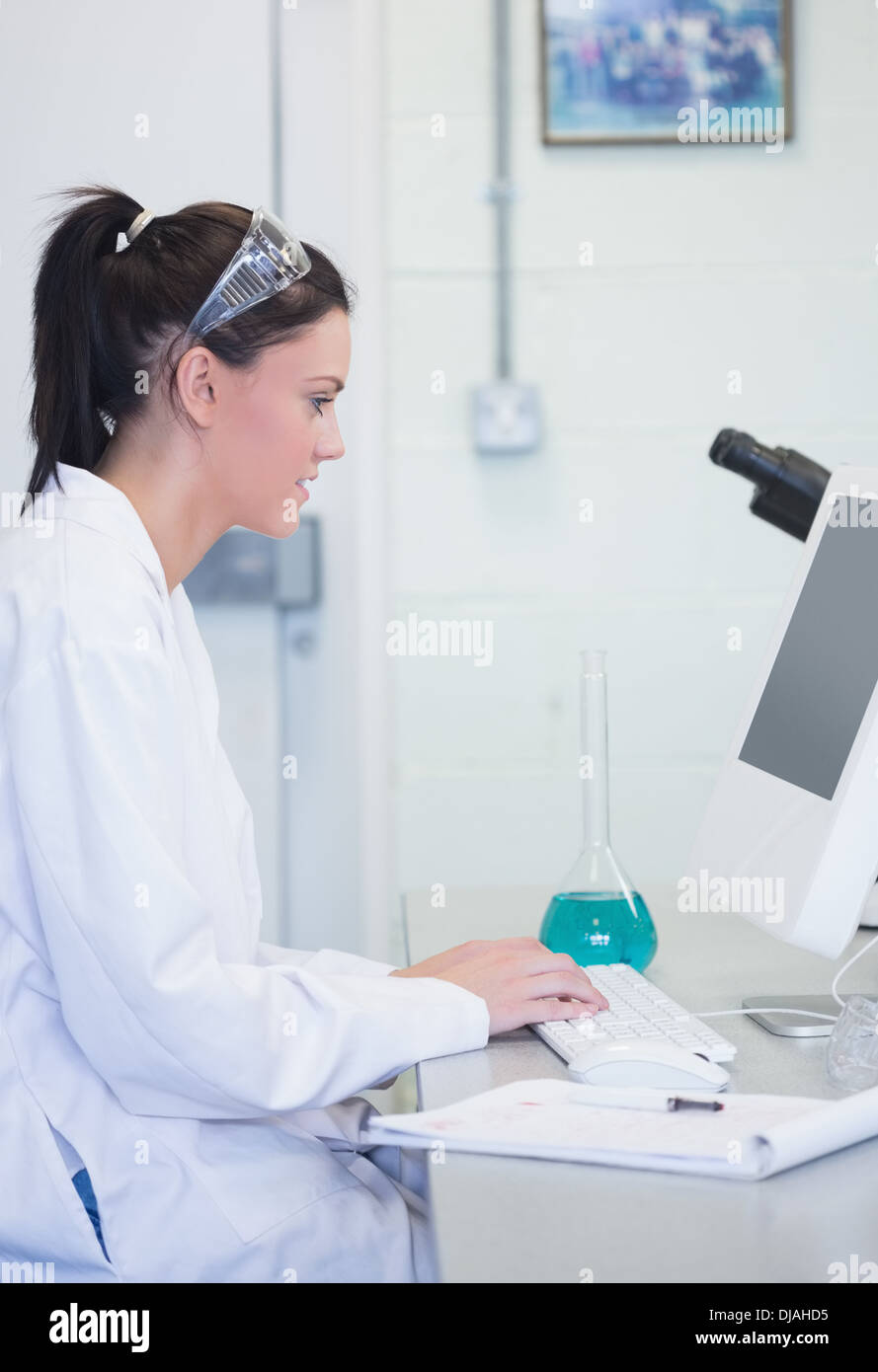 Black female researcher laboratory hi-res stock photography and images ...