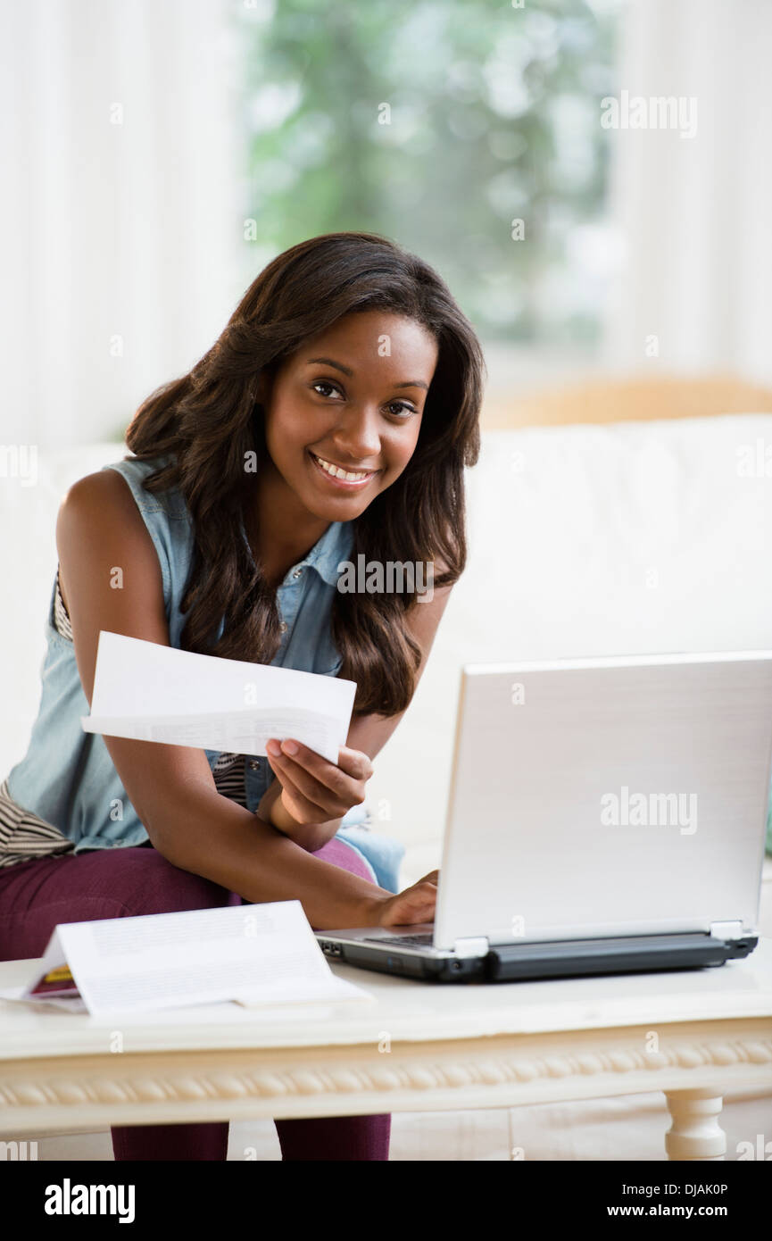 Online paperwork hi-res stock photography and images - Alamy