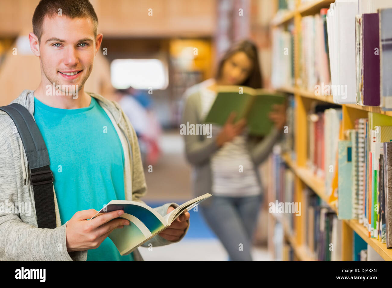 Students reading textbooks hi-res stock photography and images - Alamy
