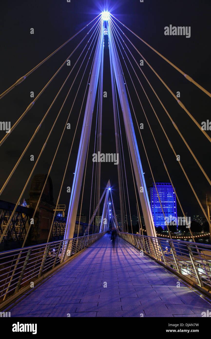 Golden Jubilee Bridge and Shell Building Stock Photo - Alamy