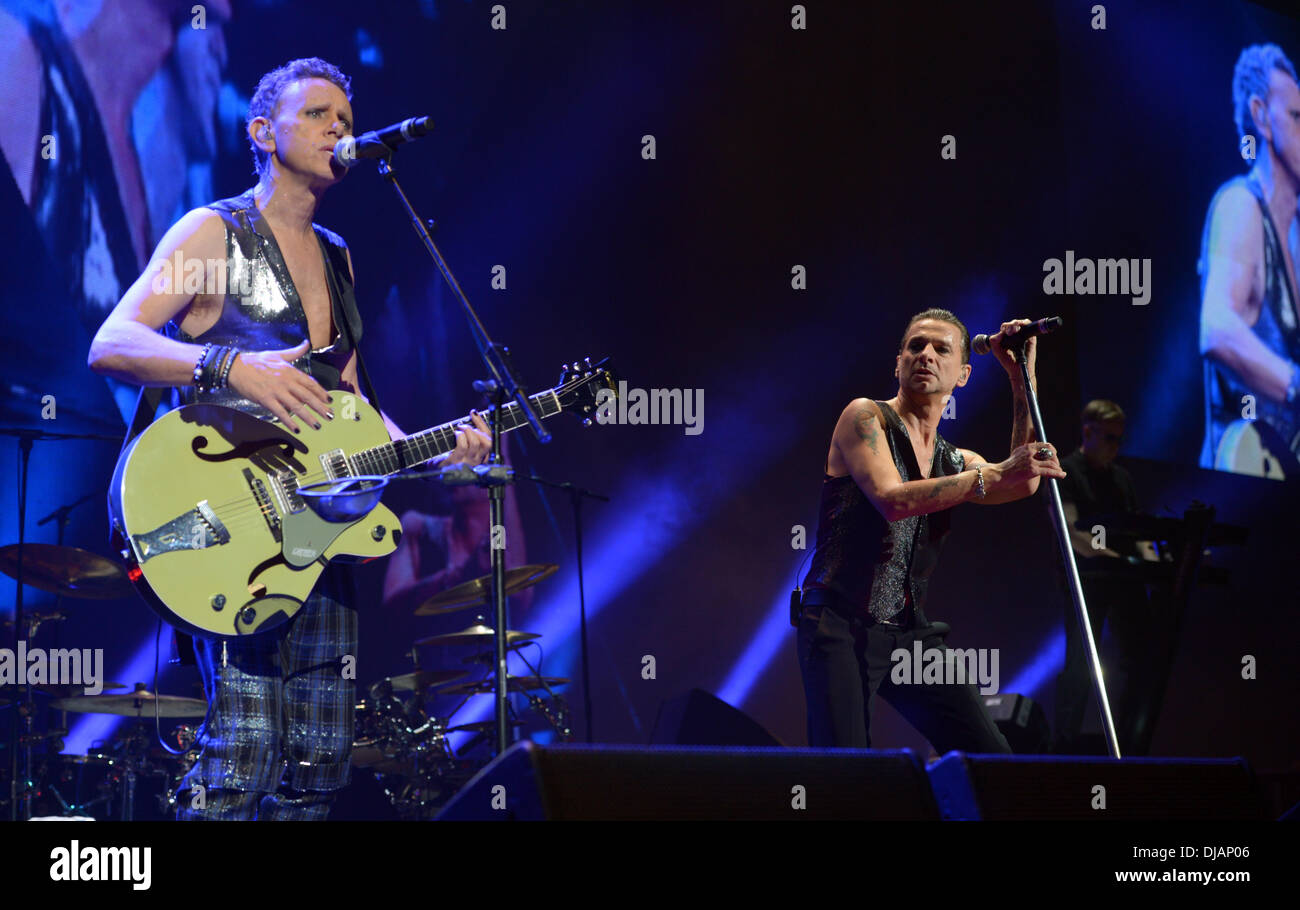 Martin gore dave gahan depeche hi-res stock photography and images - Alamy