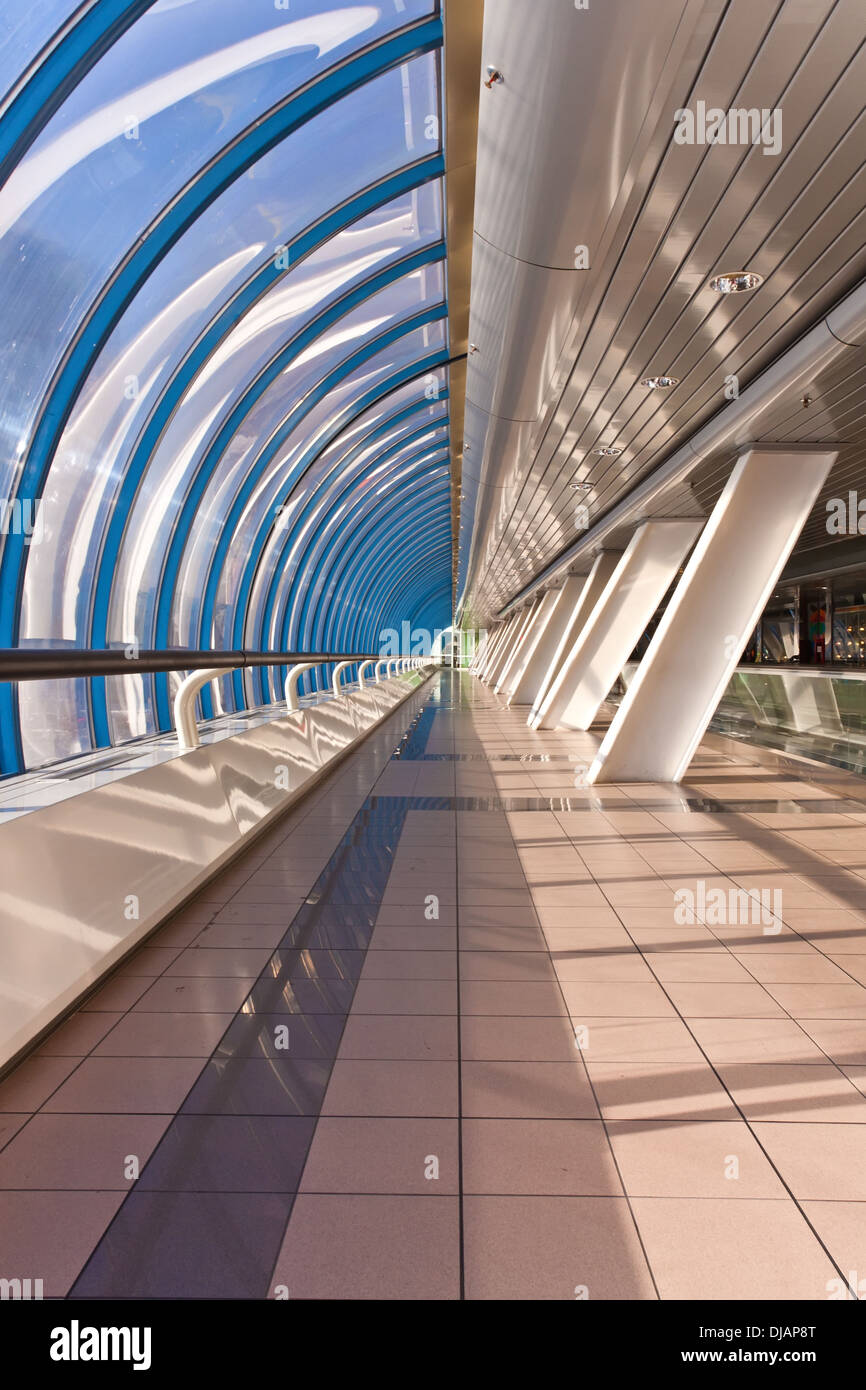 Office bridge hi-res stock photography and images - Alamy