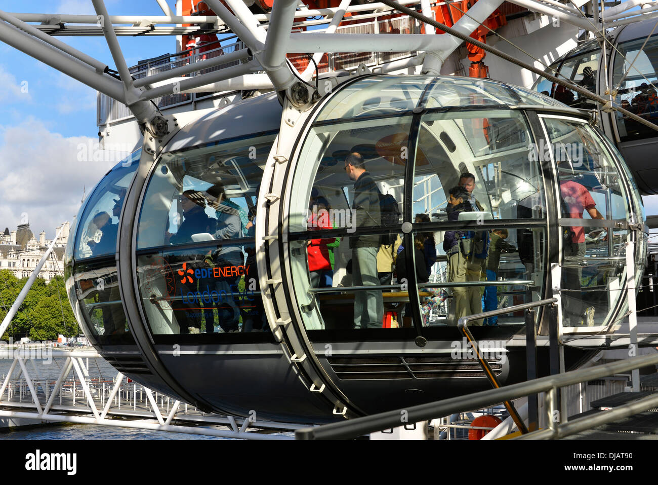 London gondolas gondola people uk hi-res stock photography and images ...