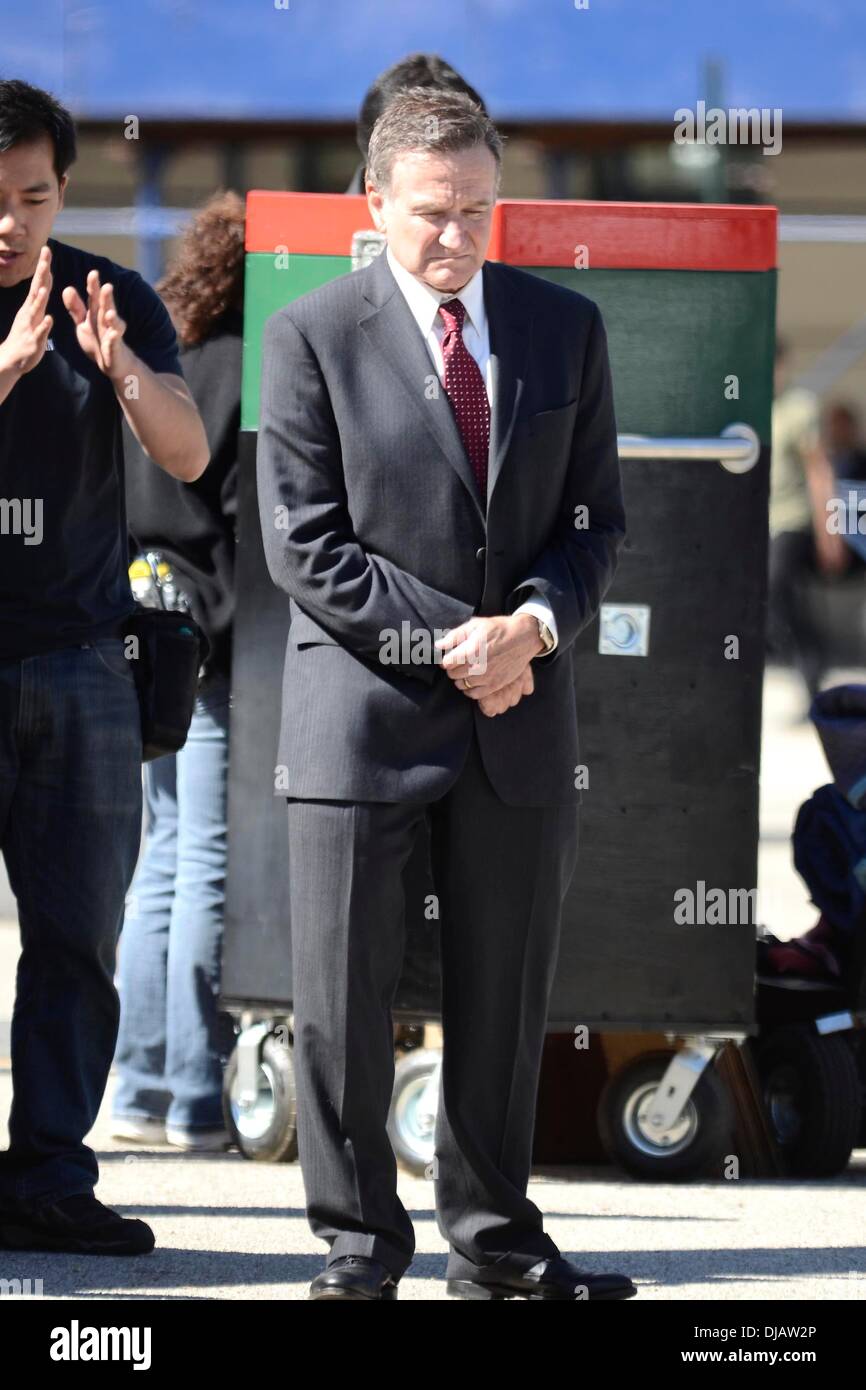 Actor Robin Williams on the set of 'The Angriest Man in Brooklyn' in ...