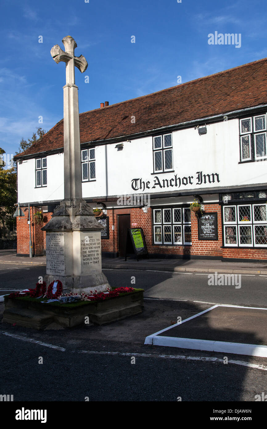 The Anchor Inn and War Memorial in Benfleet Stock Photo - Alamy