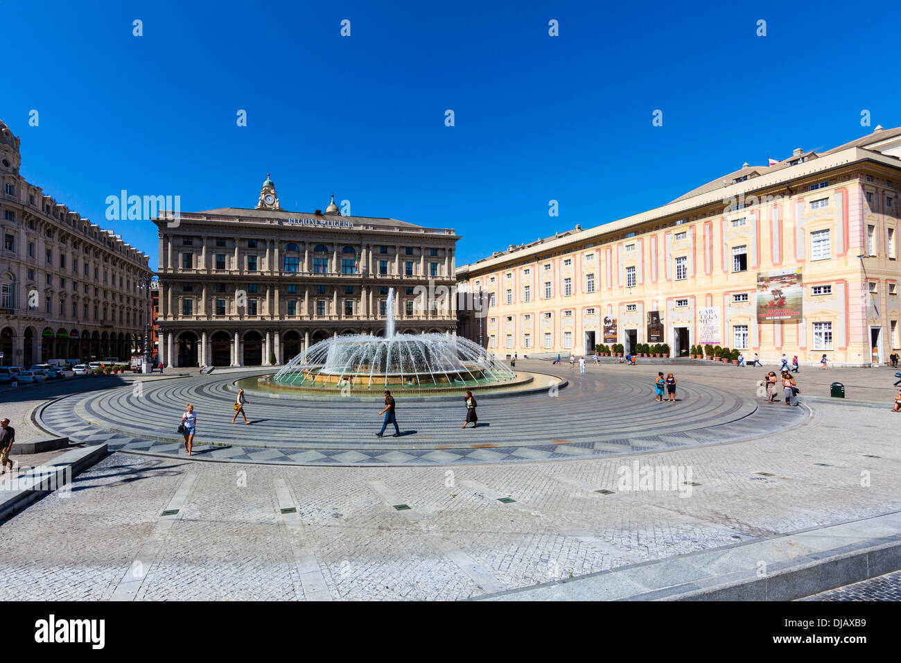 Piazza De Ferrari with fountain, Palazzo della Regione Liguria at back ...