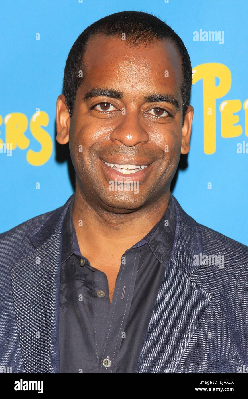 Daniel Breaker Meet and greet with the cast of the Broadway comedy ‘The ...