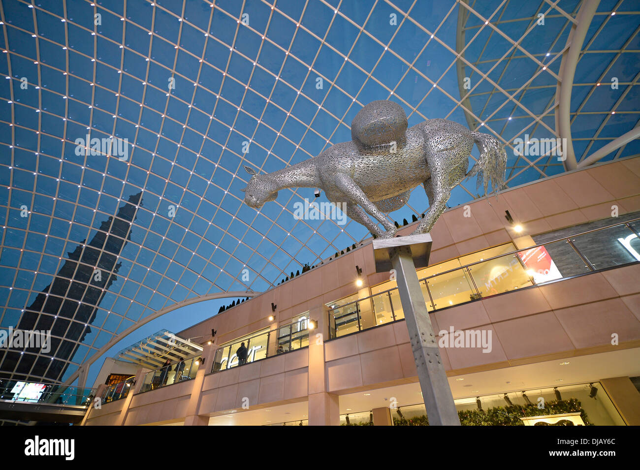 Roof structure leeds trinity centre hi-res stock photography and images ...