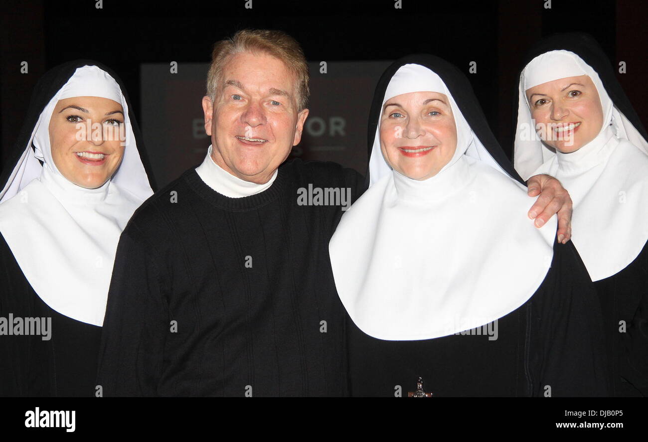 Christine Mild, Dan Goggin, Cindy Williams and Jeanne Tinker Press ...