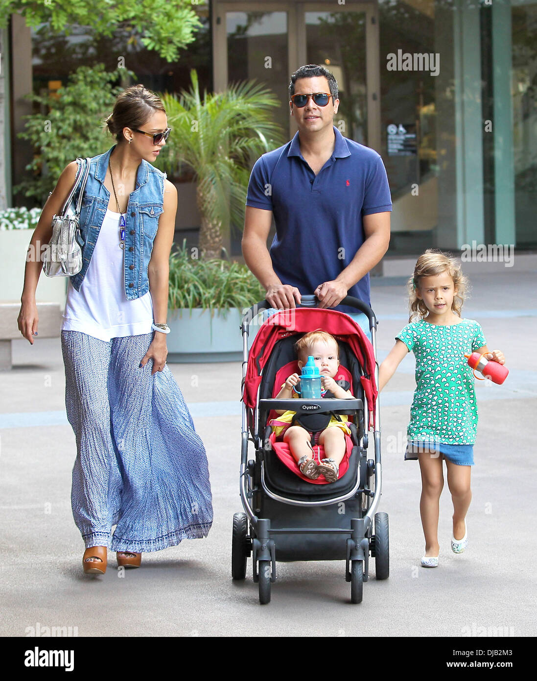 Jessica Alba , Cash Warren, Honor Marie Warren, and Haven Garner Warren ...