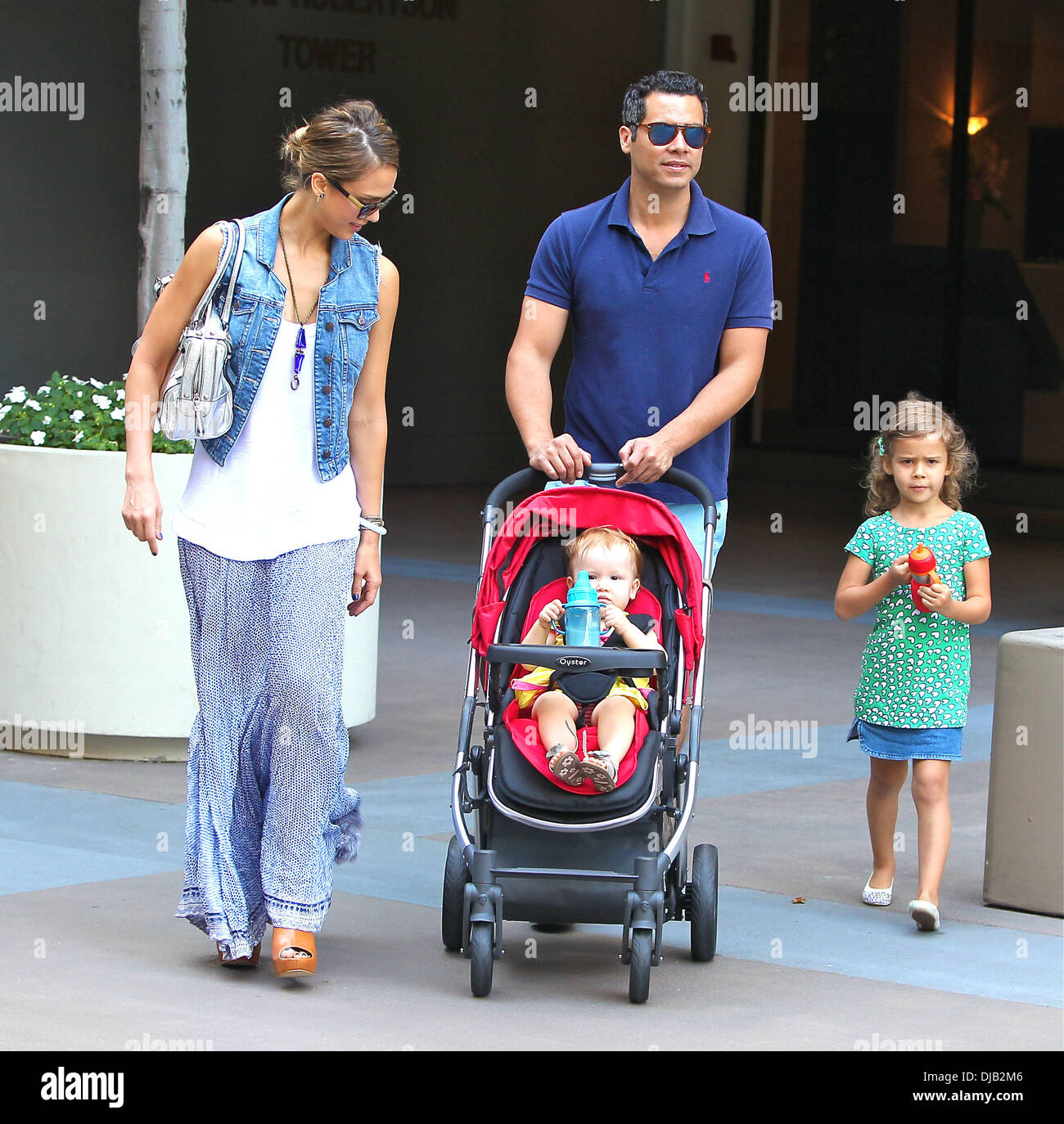 Jessica Alba , Cash Warren, Honor Marie Warren, and Haven Garner Warren ...