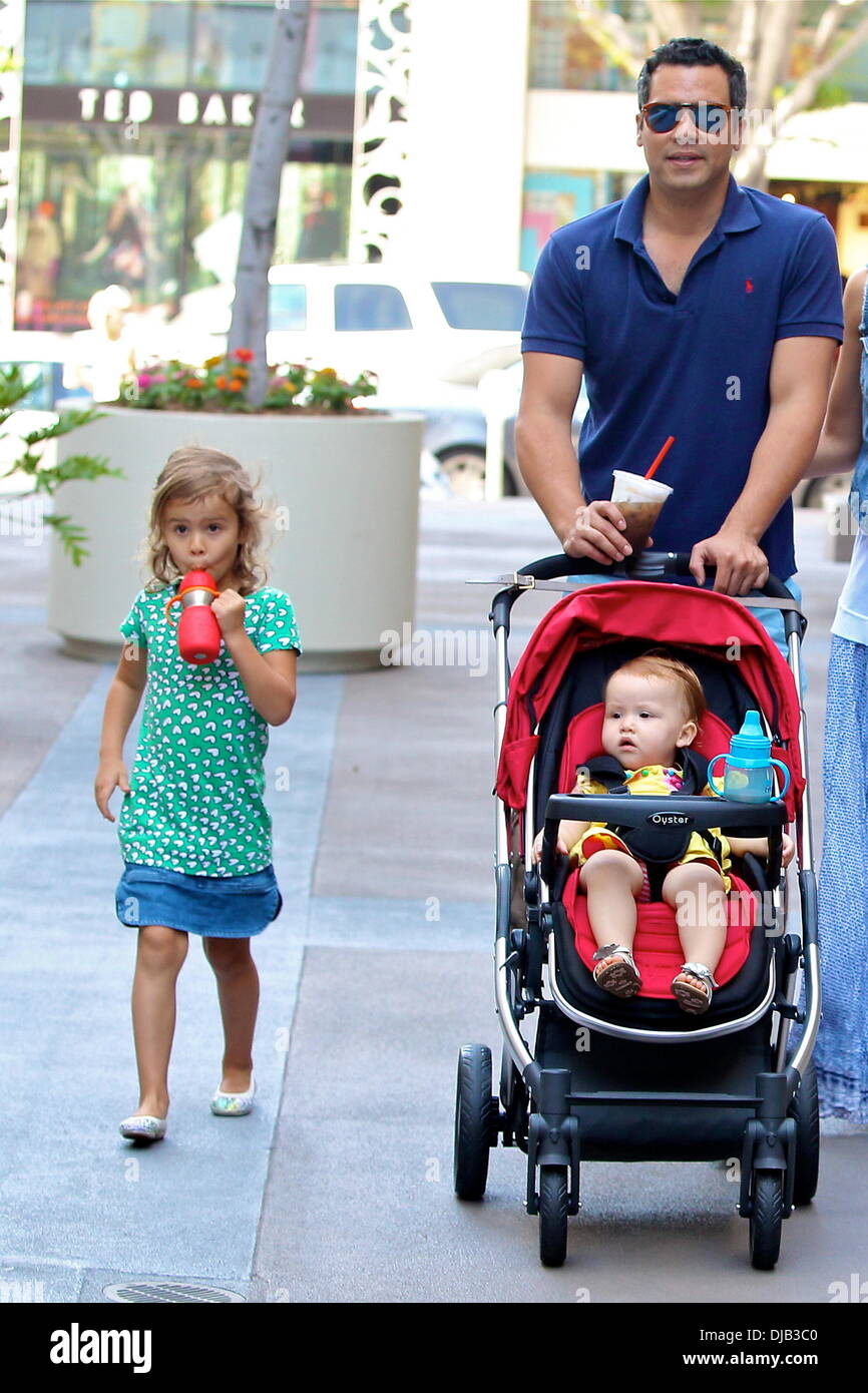 Haven garner warren and cash warren hi-res stock photography and images ...