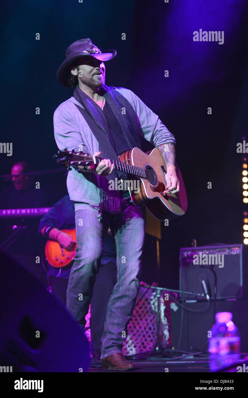 Billy Ray Cyrus Miami Rocks Our Troops concert held at the Bank United ...