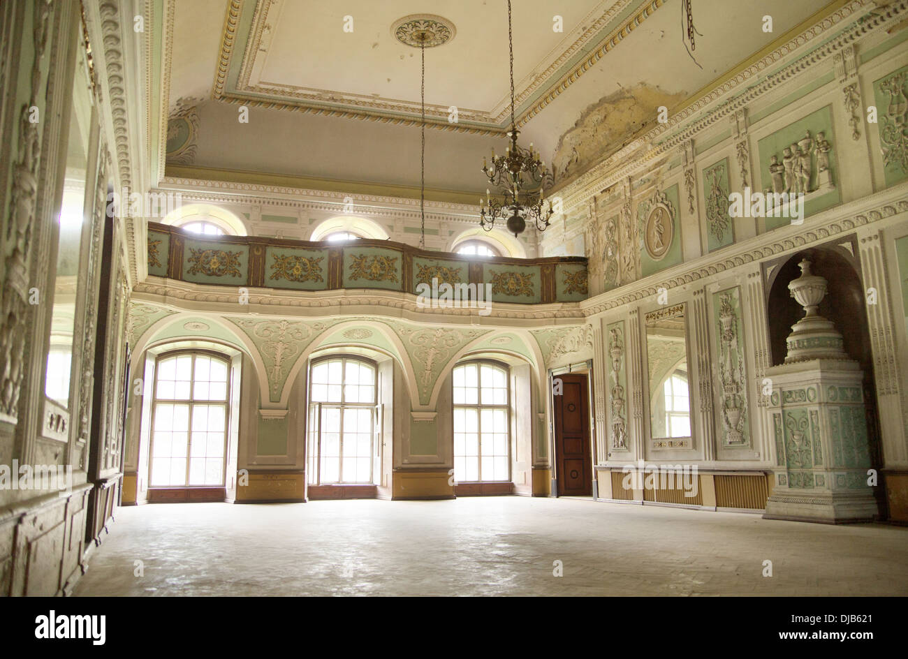 Bright lobby in ancient palace Stock Photo - Alamy