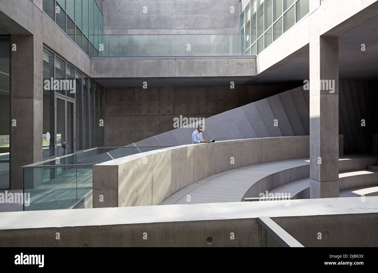 Universidad De Monterrey Logo Universidad De Monterrey (UDEM)