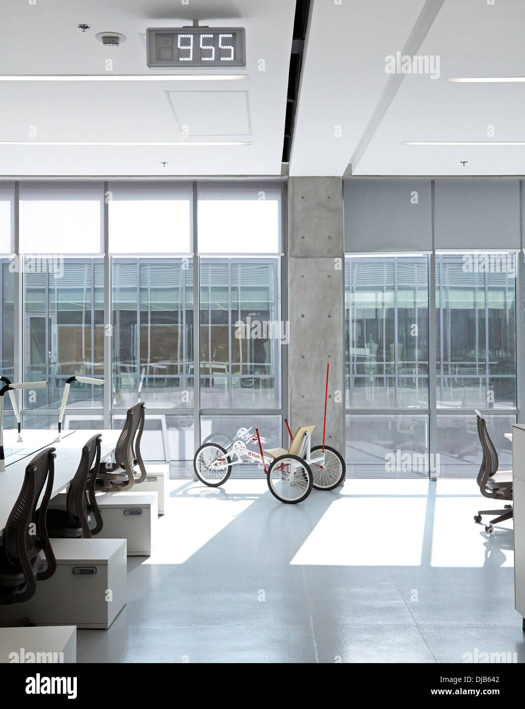 La Universidad de Monterrey (UDEM)-Centro Roberto Garza Sada de Arte ...