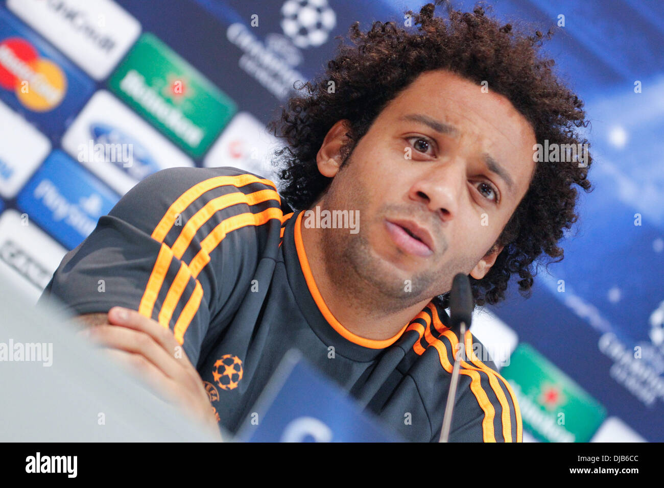 Real madrid left back hi-res stock photography and images - Alamy