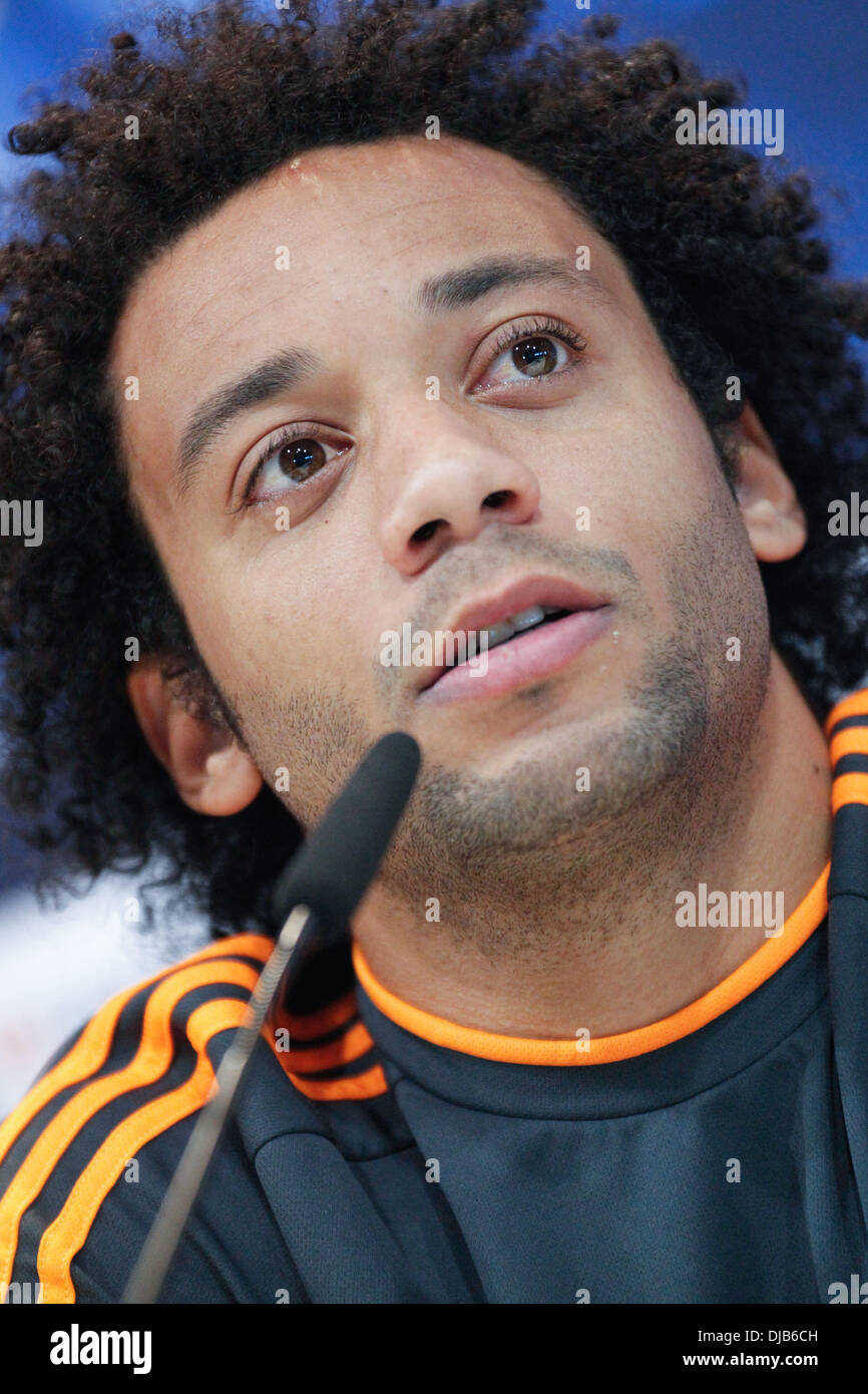 Real madrid left back hi-res stock photography and images - Alamy