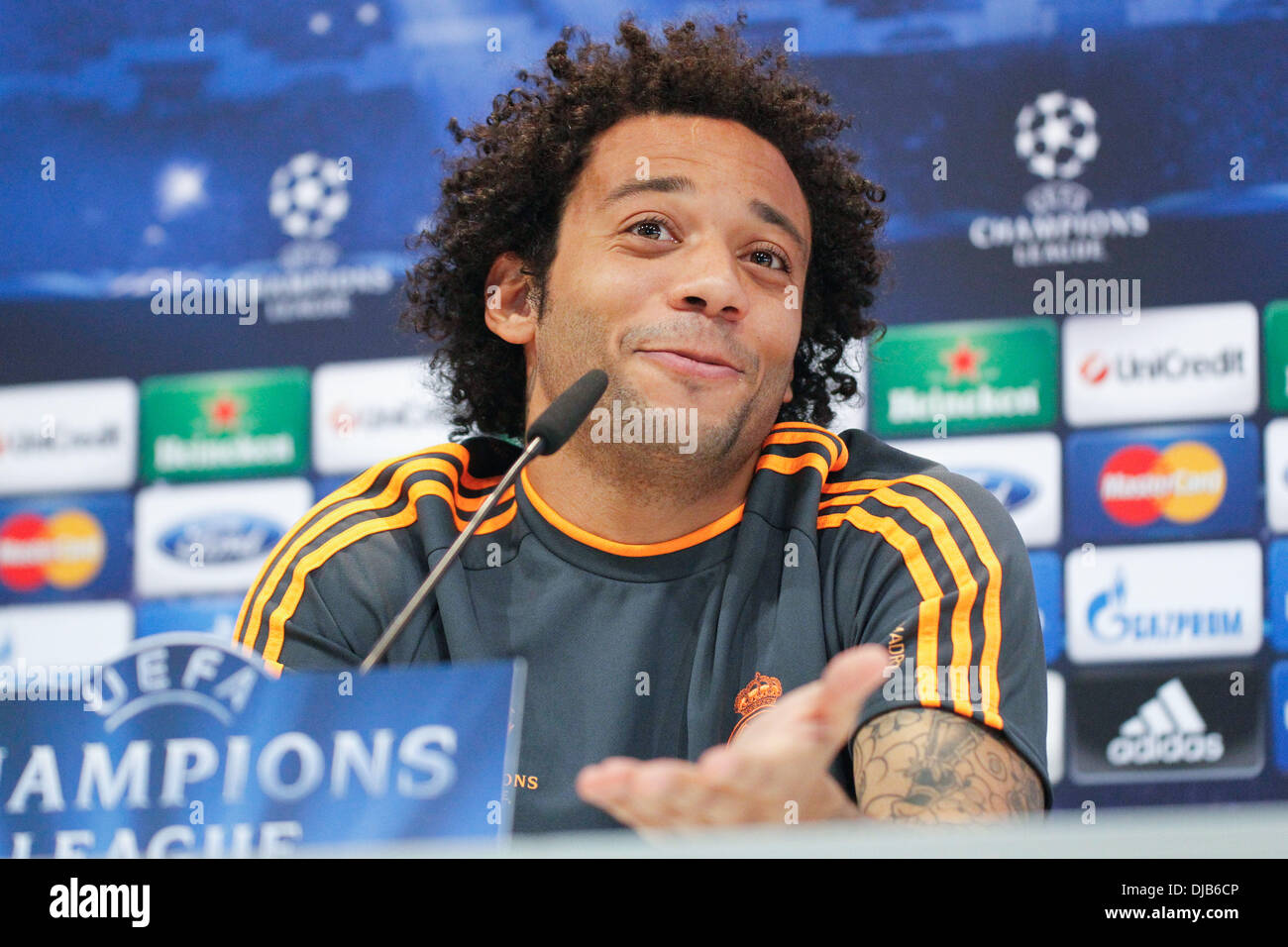 Real madrid left back hi-res stock photography and images - Alamy