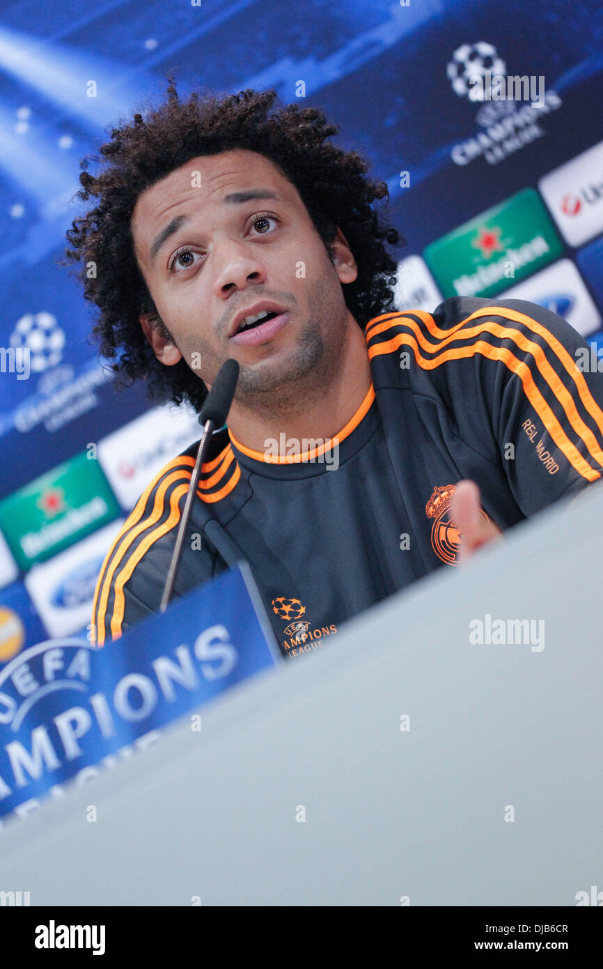 Real madrid left back hi-res stock photography and images - Alamy