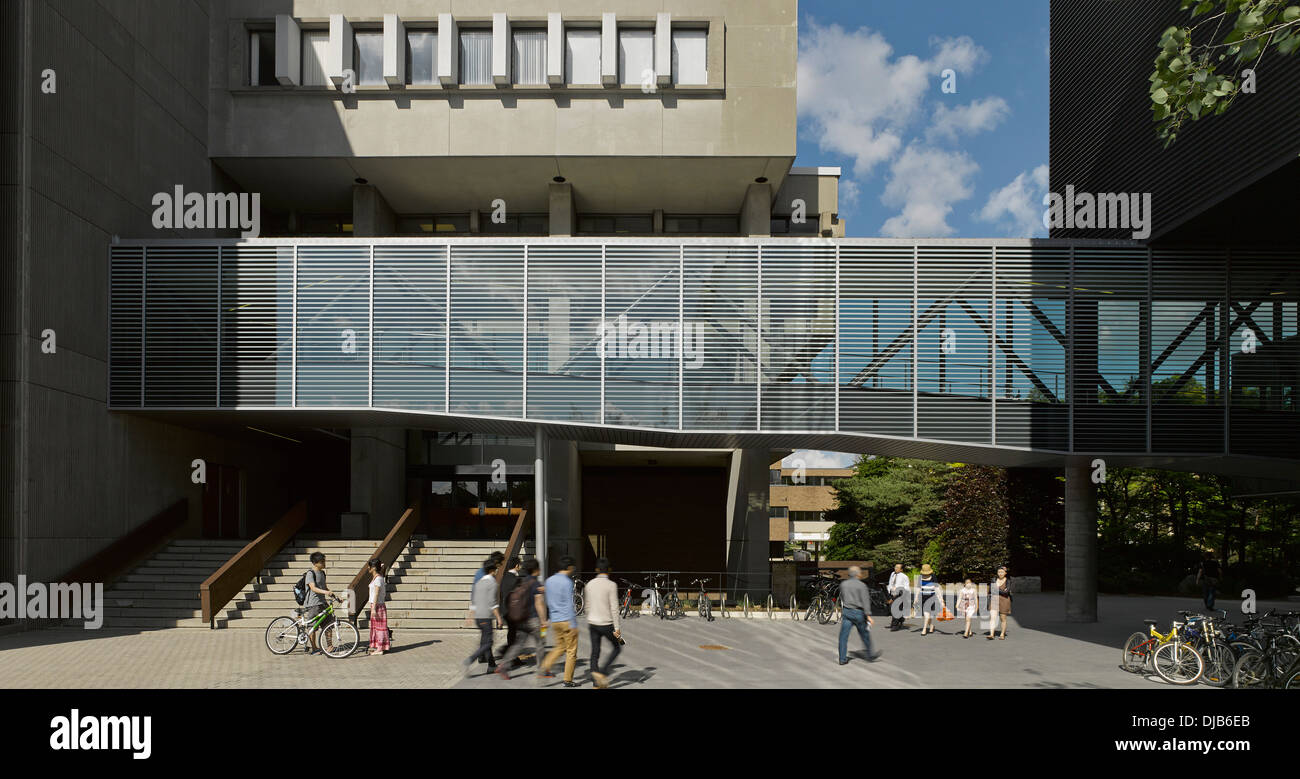 Footbridge. The Quantum Nano Centre, Waterloo, Canada. Architect ...