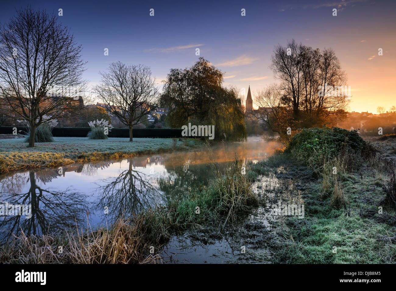 Malmesbury wiltshire river avon hi-res stock photography and images - Alamy