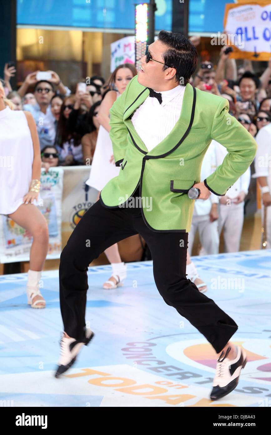 South Korean rapper PSY performs "Gangnam Style" live at Rockefeller ...