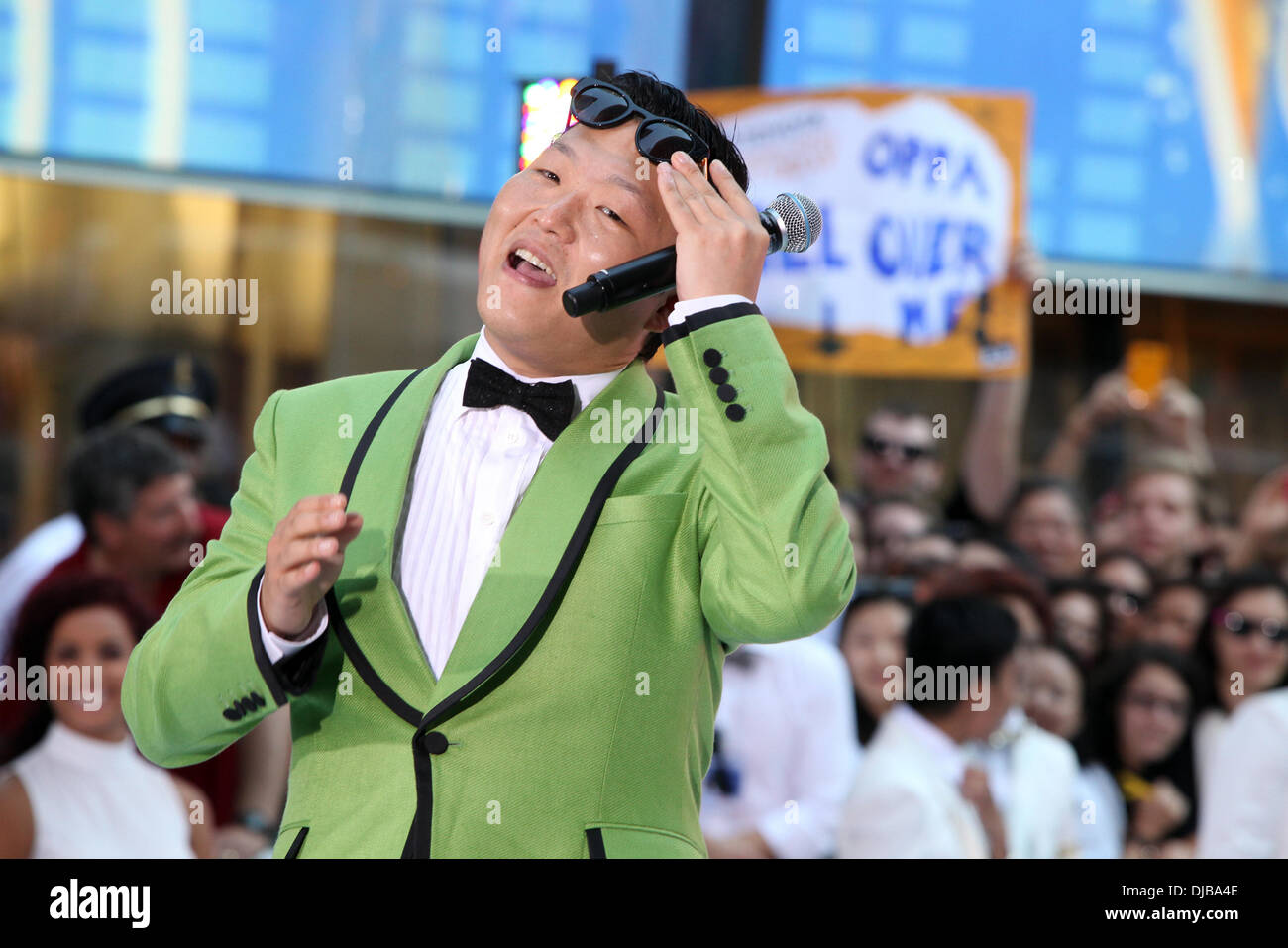Psy gangnam style today show hi-res stock photography and images - Alamy