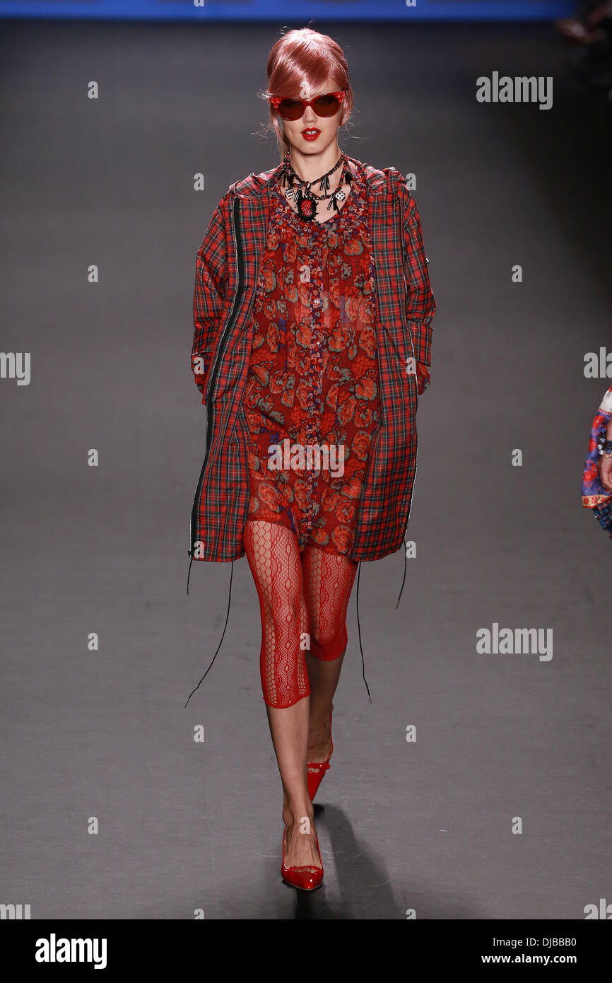 Model Mercedes-Benz New York Fashion Week Spring/Summer 2013- Anna Sui ...