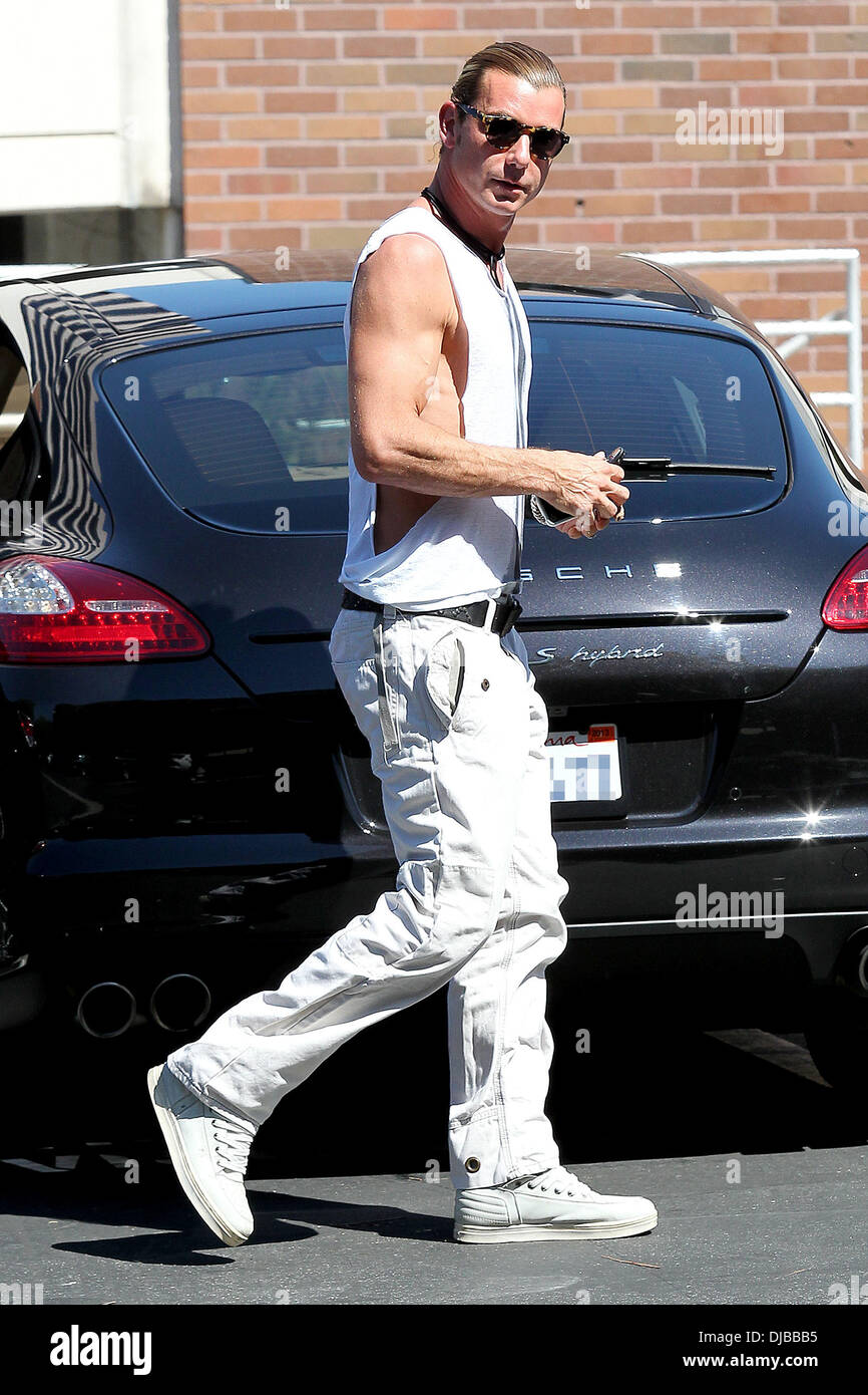 Gavin Rossdale arrives at an office building in Sherman Oaks with his ...
