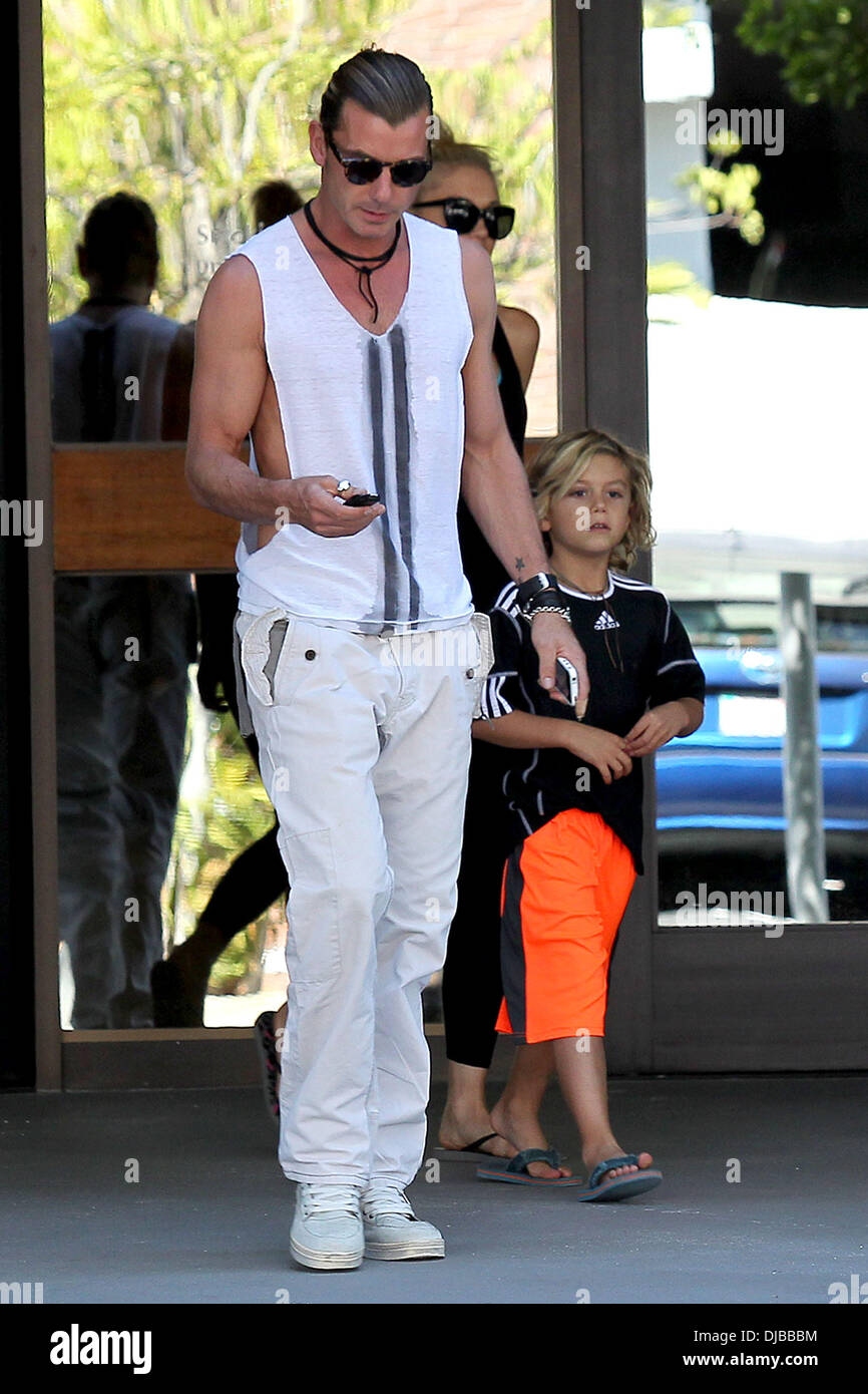 Gavin Rossdale and Kingston Rossdale leave an office building in ...