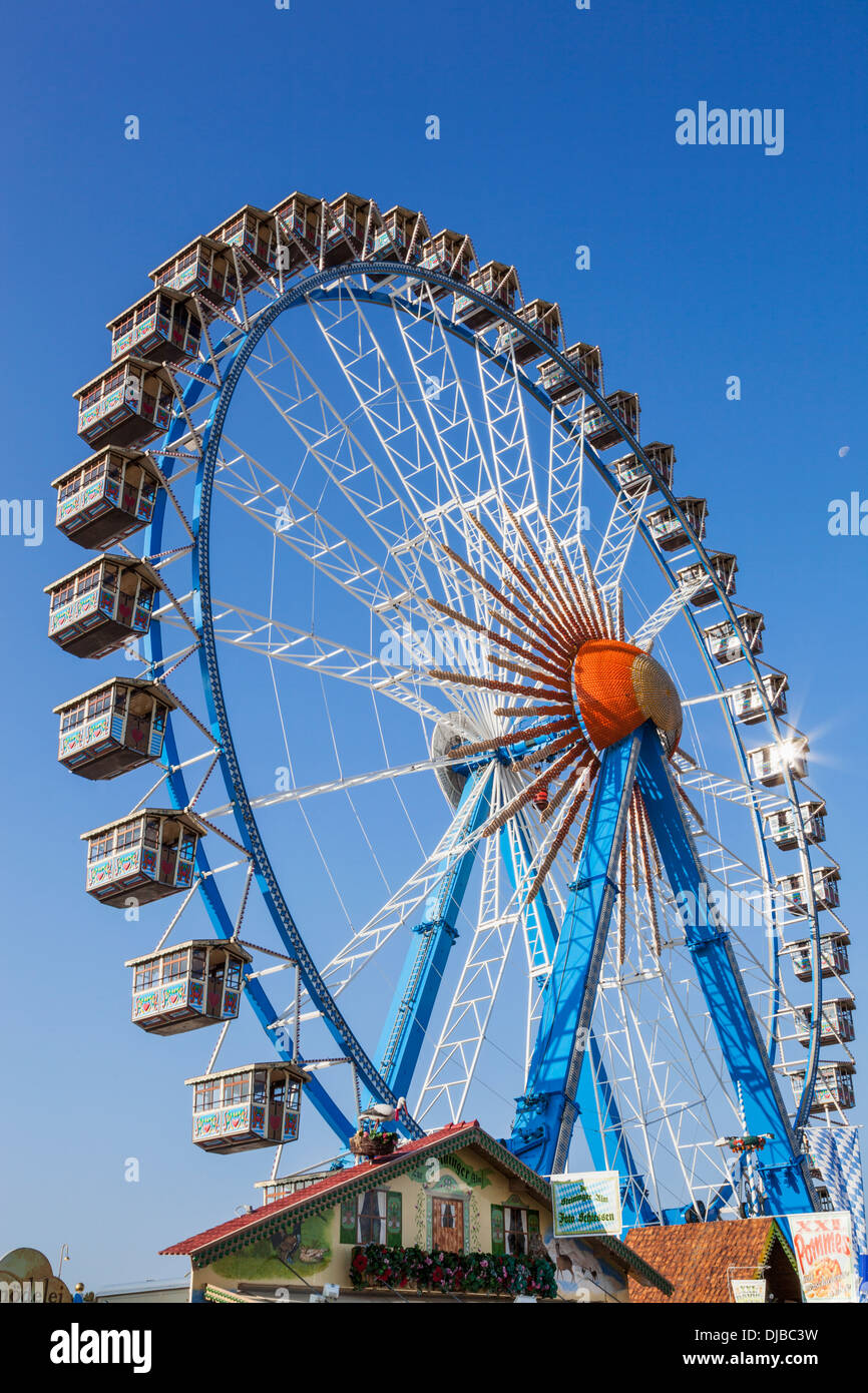 Germany, Bavaria, Munich, Oktoberfest, Funfair, Giant Ferris Wheel ...