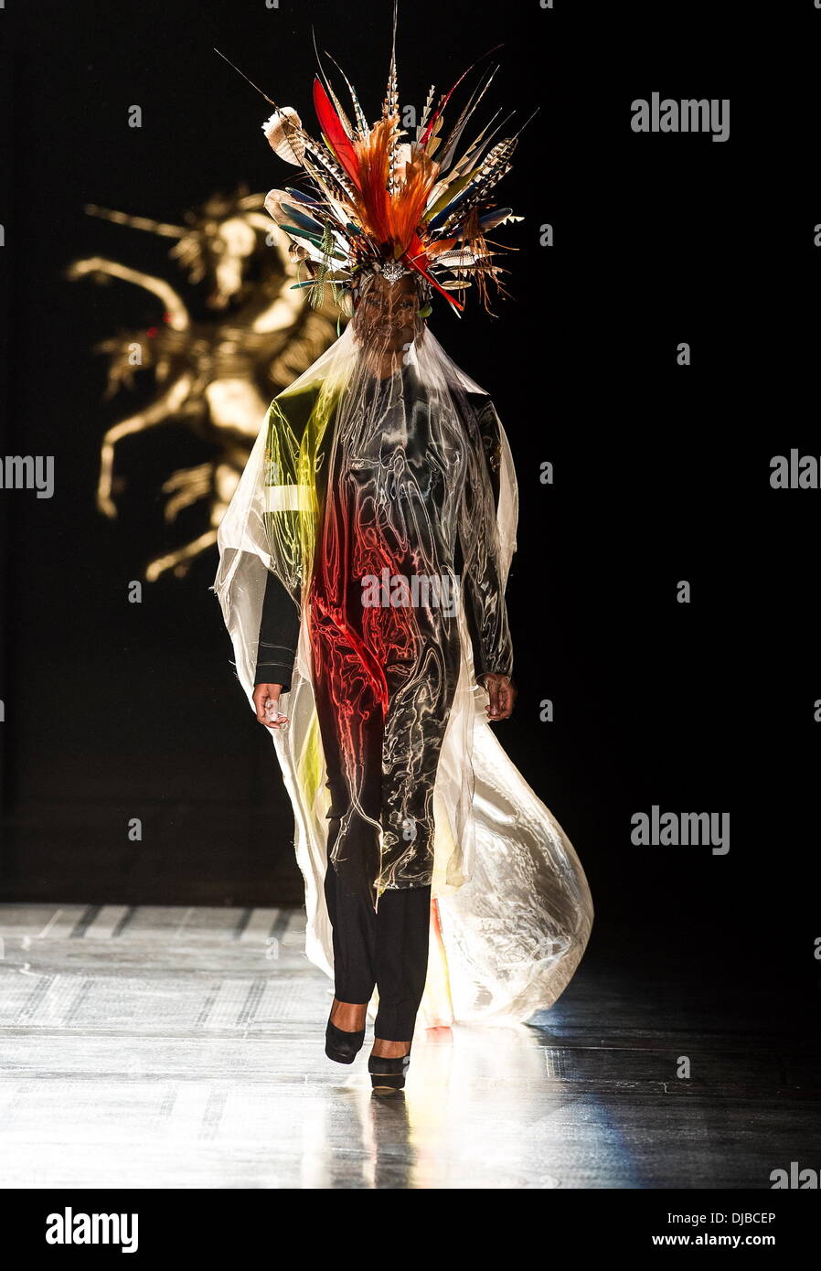 Model London Fashion Week Spring/Summer 2013 - Philip Treacy - Catwalk ...