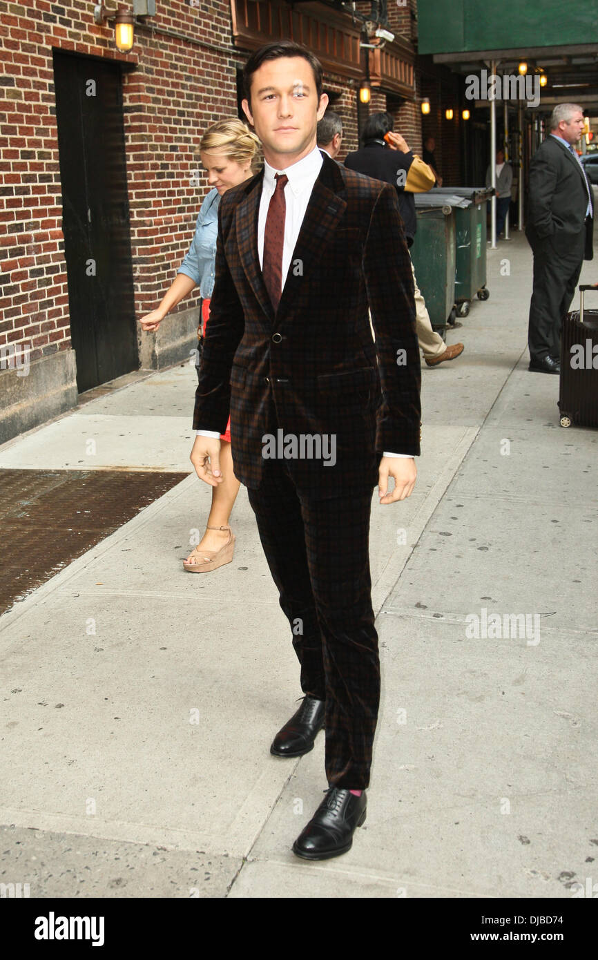 Joseph Gordon-Levitt The Late Show with David Letterman held at the Ed ...