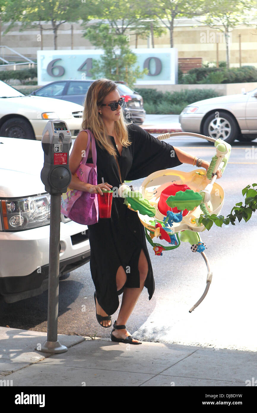 Jessica Alba makes a donation to Baby2Baby in Los Angeles Los Angeles ...