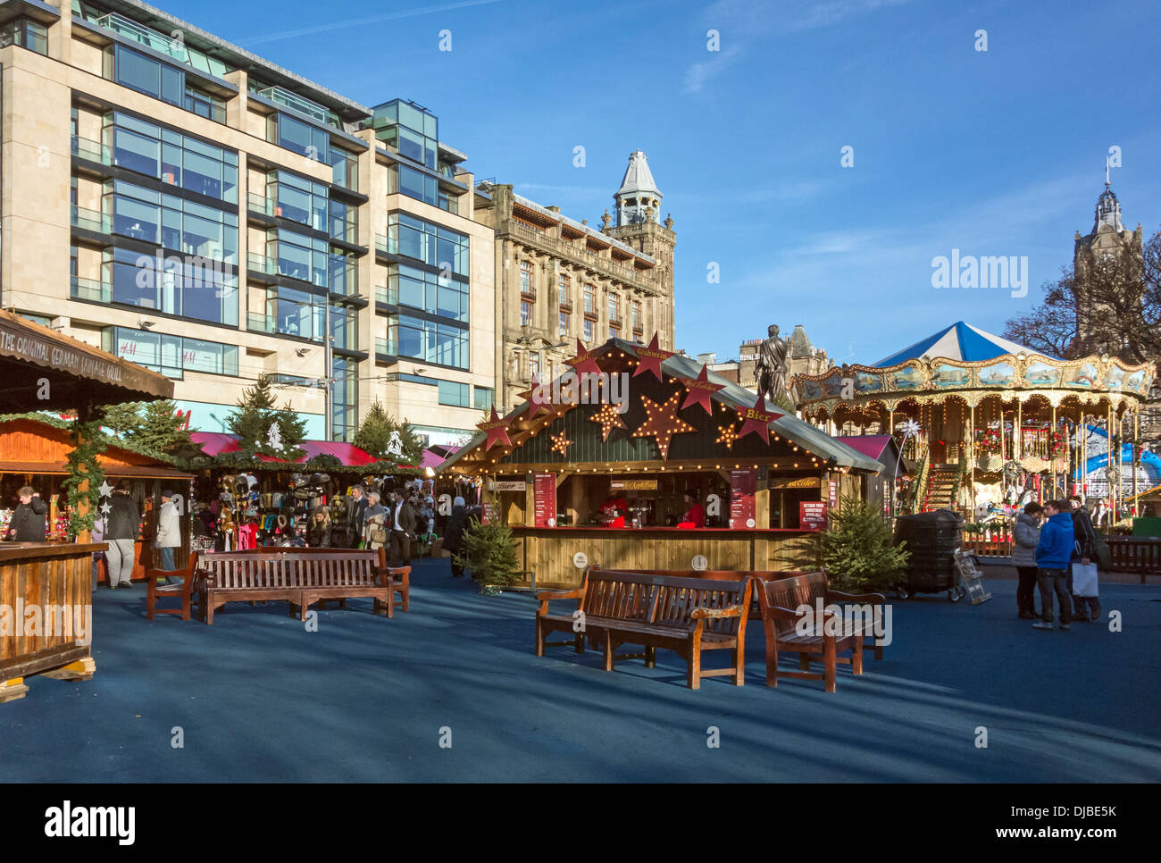 Edinburgh princes street gardens carousel hi-res stock photography and ...