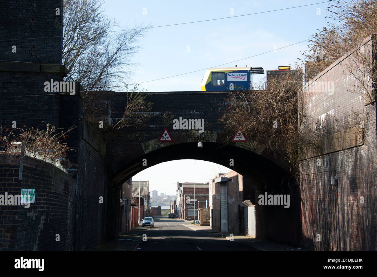Train bridge over road hi-res stock photography and images - Alamy