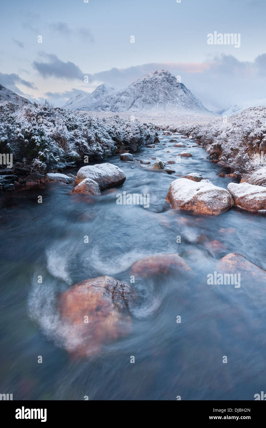The River Etive and the iconic mountain of Buachaille Etive Mor at dawn ...