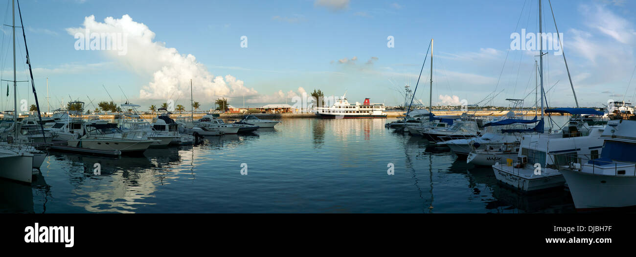 Royal naval dockyard bermuda hi-res stock photography and images - Alamy