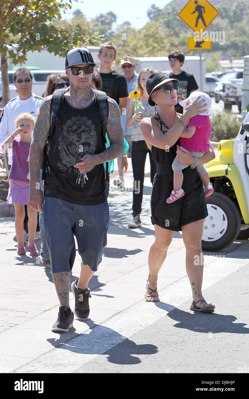 Alecia beth hart and willow sage hart hi-res stock photography and ...