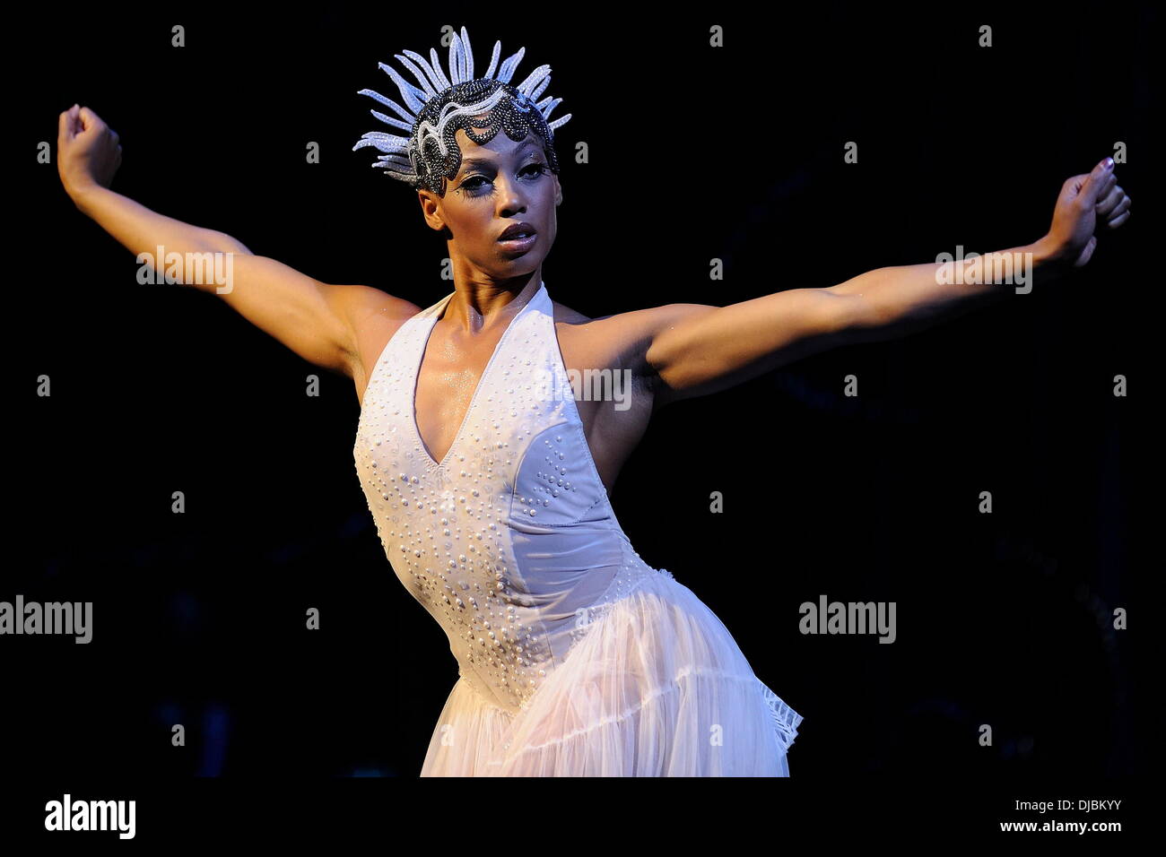 Peacock dance cirque du soleil hi-res stock photography and images - Alamy