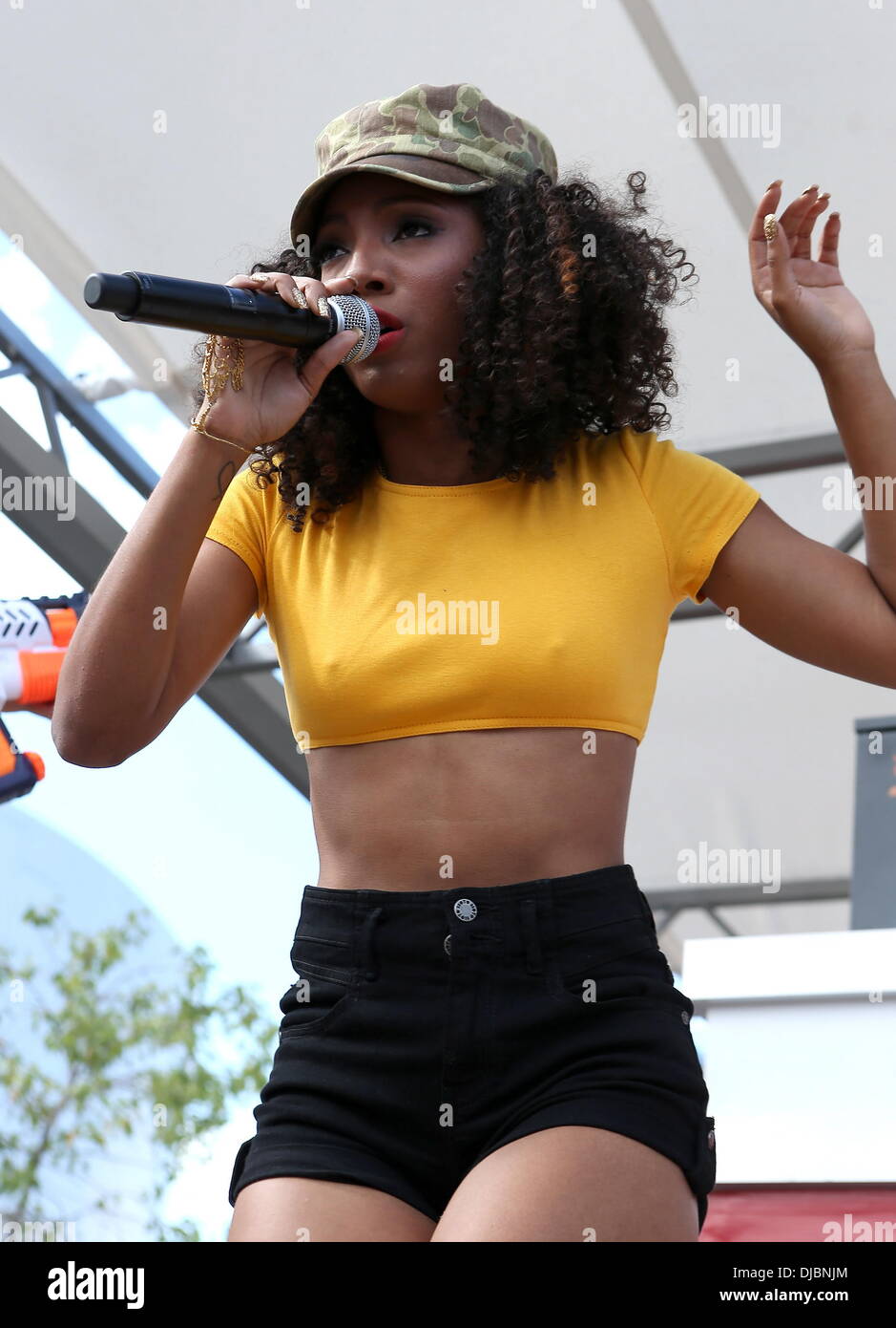 Wynter gordon hi-res stock photography and images - Alamy