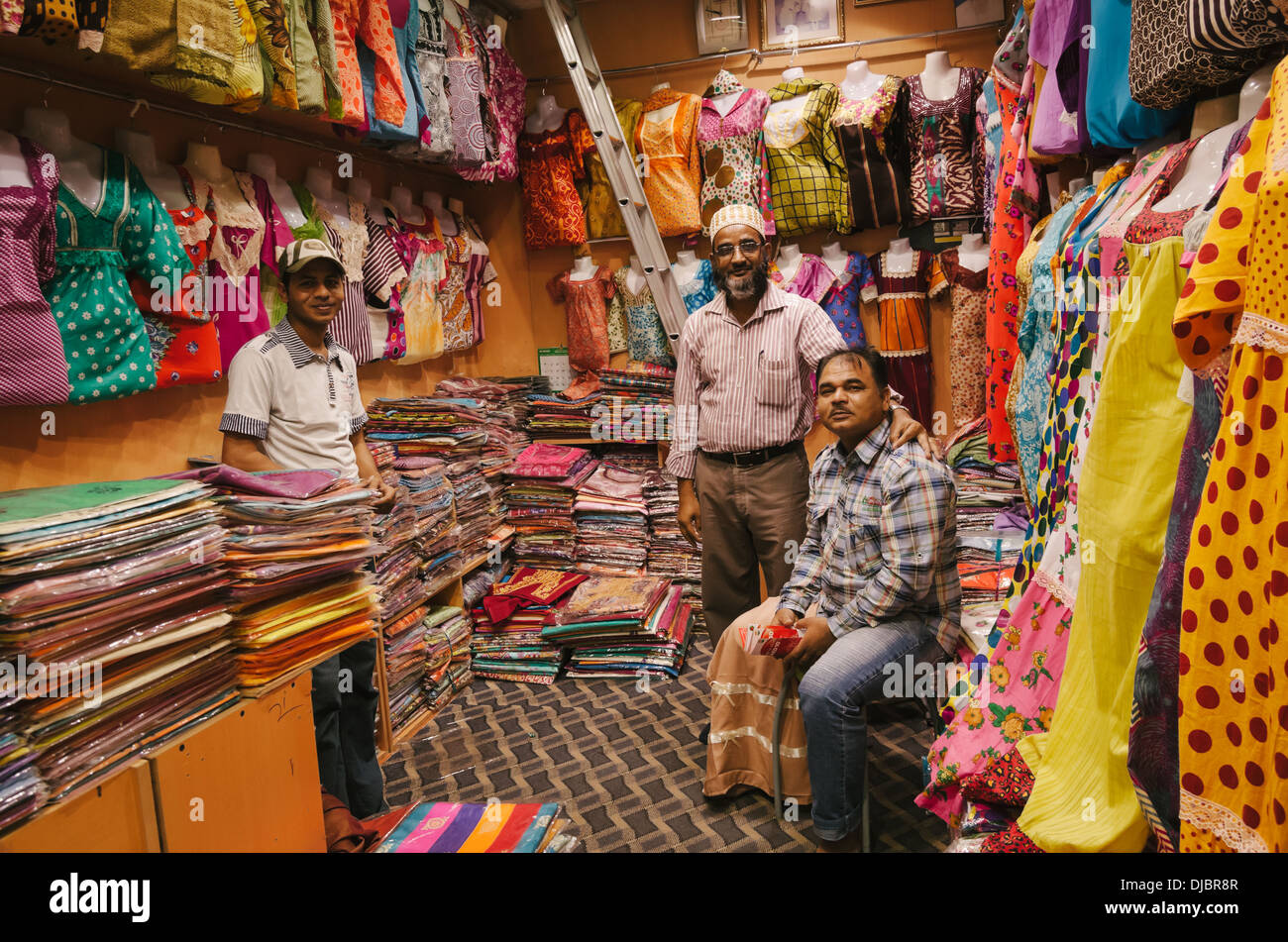 Shop clerks hi-res stock photography and images - Alamy