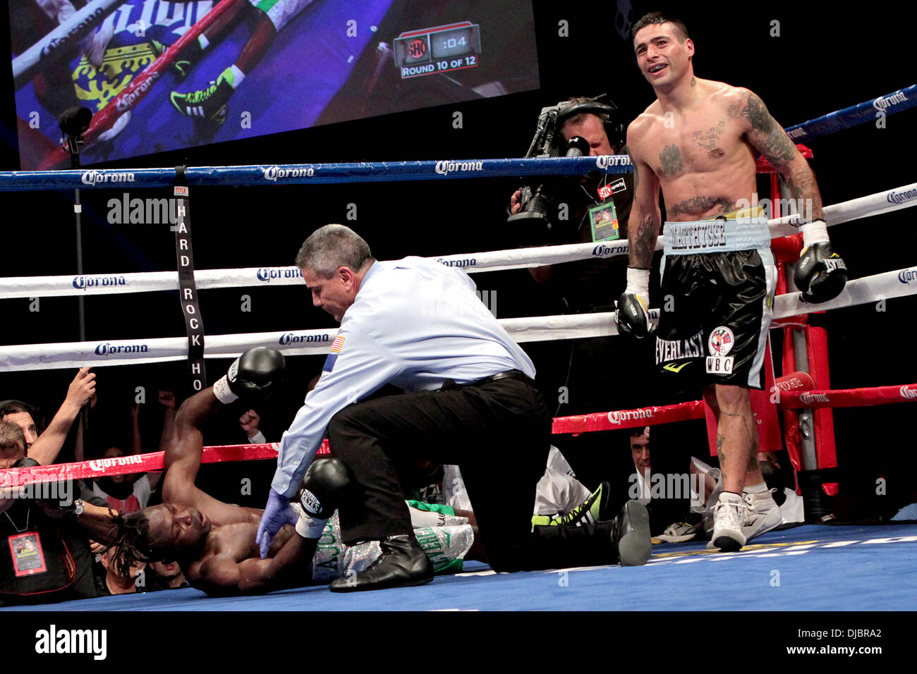 Lucas Matthysse and Olusegun Ajose WBC Championship fight of Lucas ...